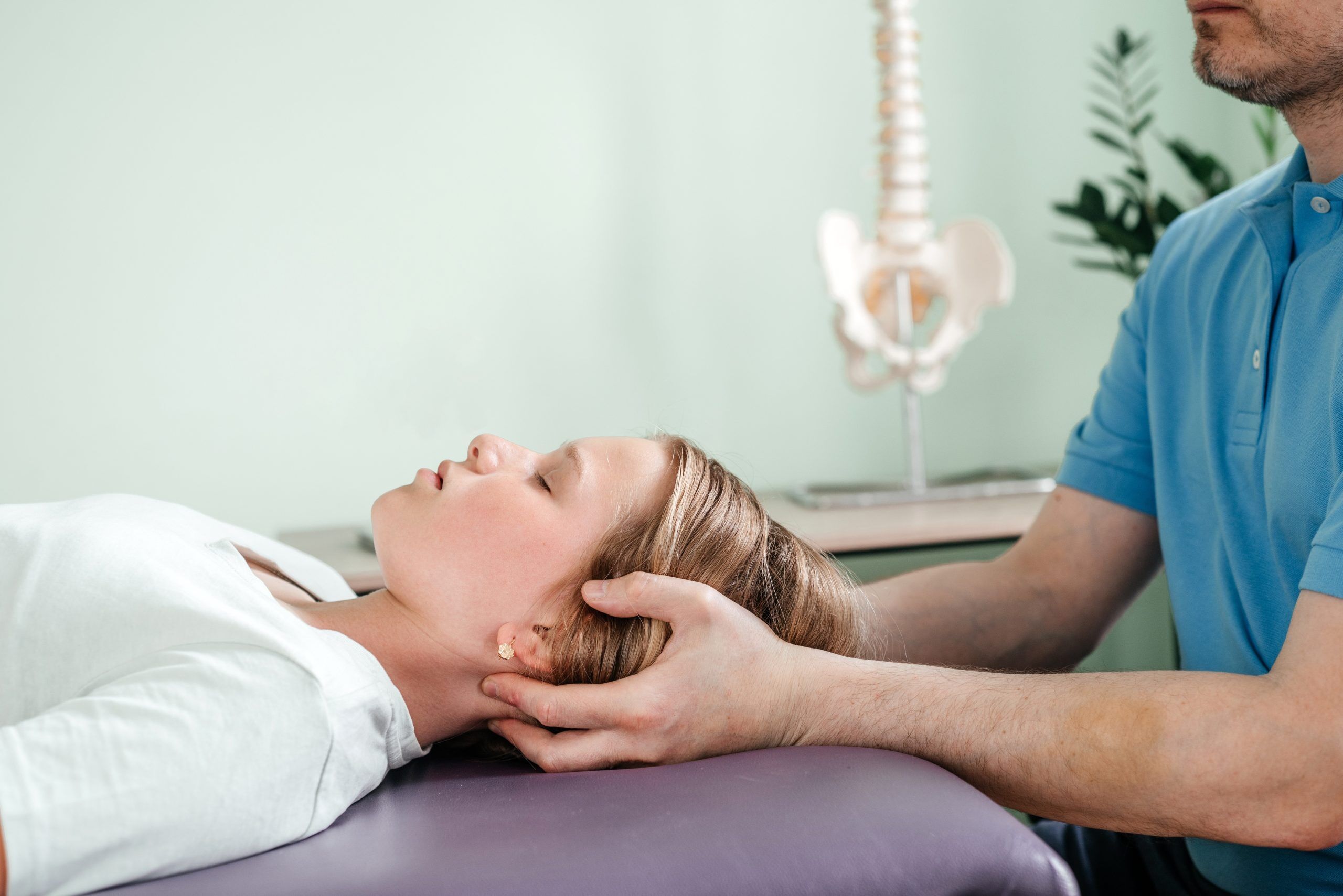 What Happens When a Chiropractor Cracks Your Neck?